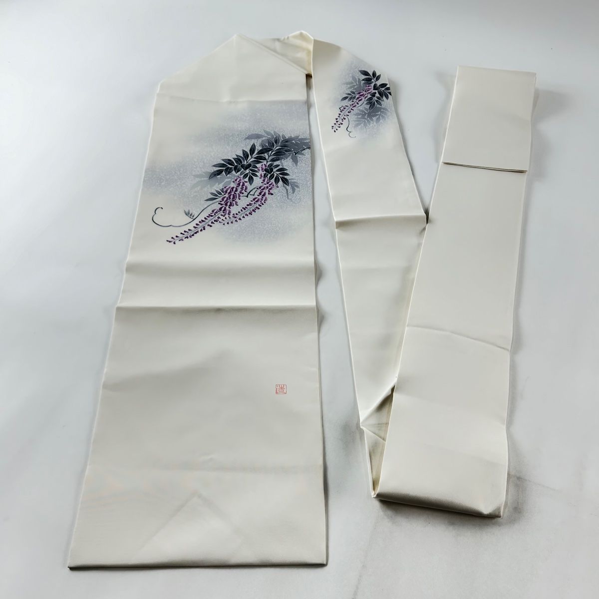 名古屋帯 美品 秀品 落款 鈴蘭 シルエット ぼかし 灰白 正絹 名古屋帯 美品 秀品 落款 鈴蘭 シルエット ぼかし 灰白 正絹