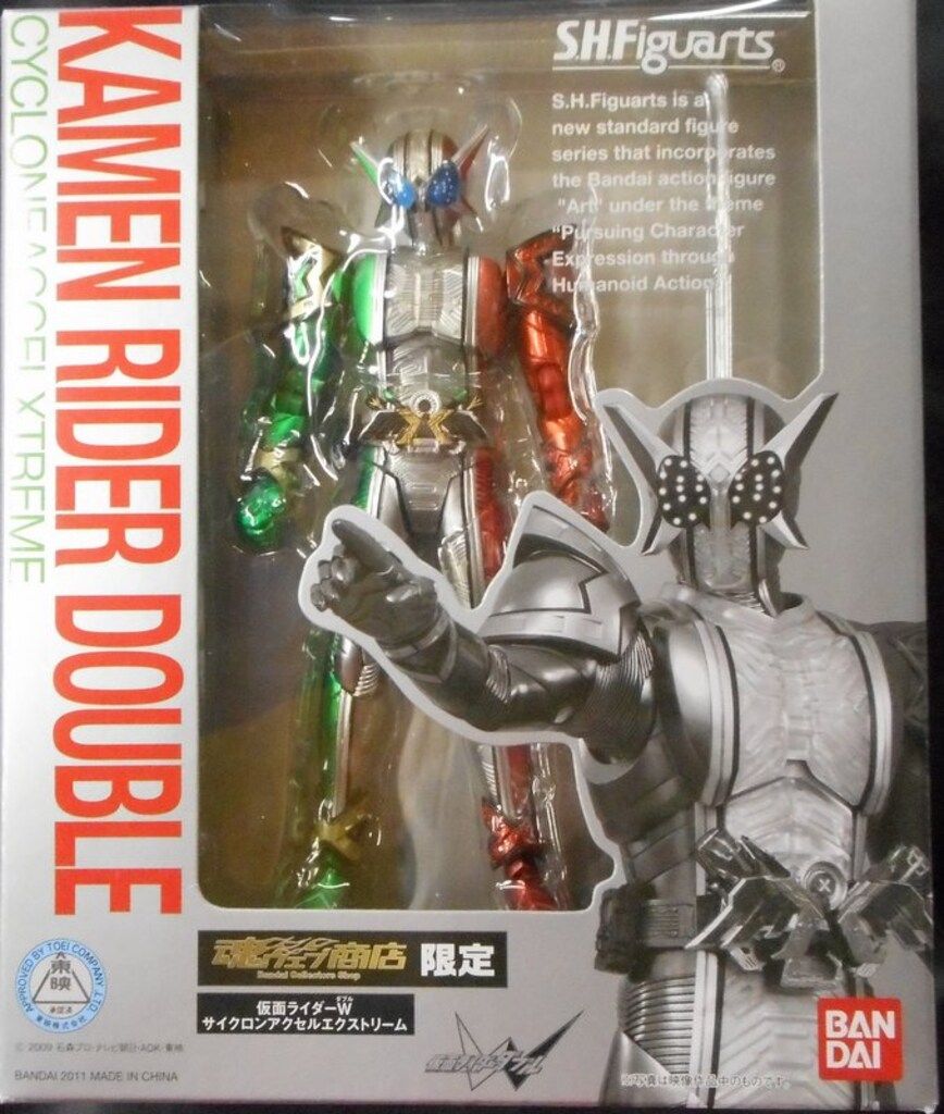 バンダイ S.H.Figuarts/仮面ライダーW（ダブル)【仮面ライダーWサイクロンアクセルエクストリーム/KAMEN RIDER W ...