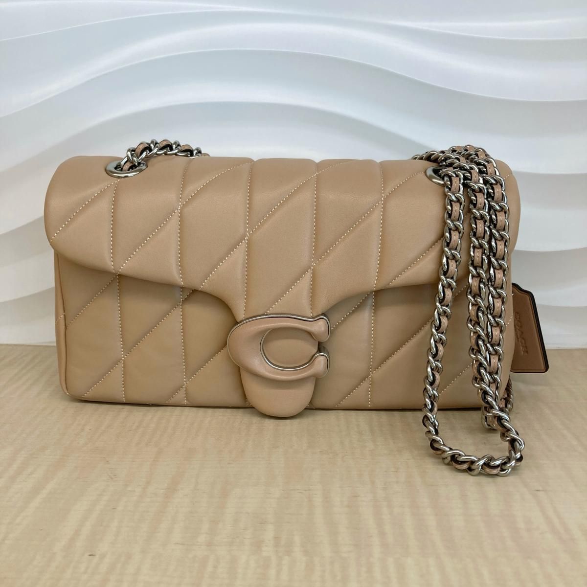 【未使用品】 COACH （コーチ） ﾀﾋﾞｰ26 ｼｮﾙﾀﾞｰﾊﾞｯｸﾞ ｷﾙﾃｨﾝｸﾞ ﾁｪｰﾝ バッグ ショルダー/メッセンジャーバッグ ...