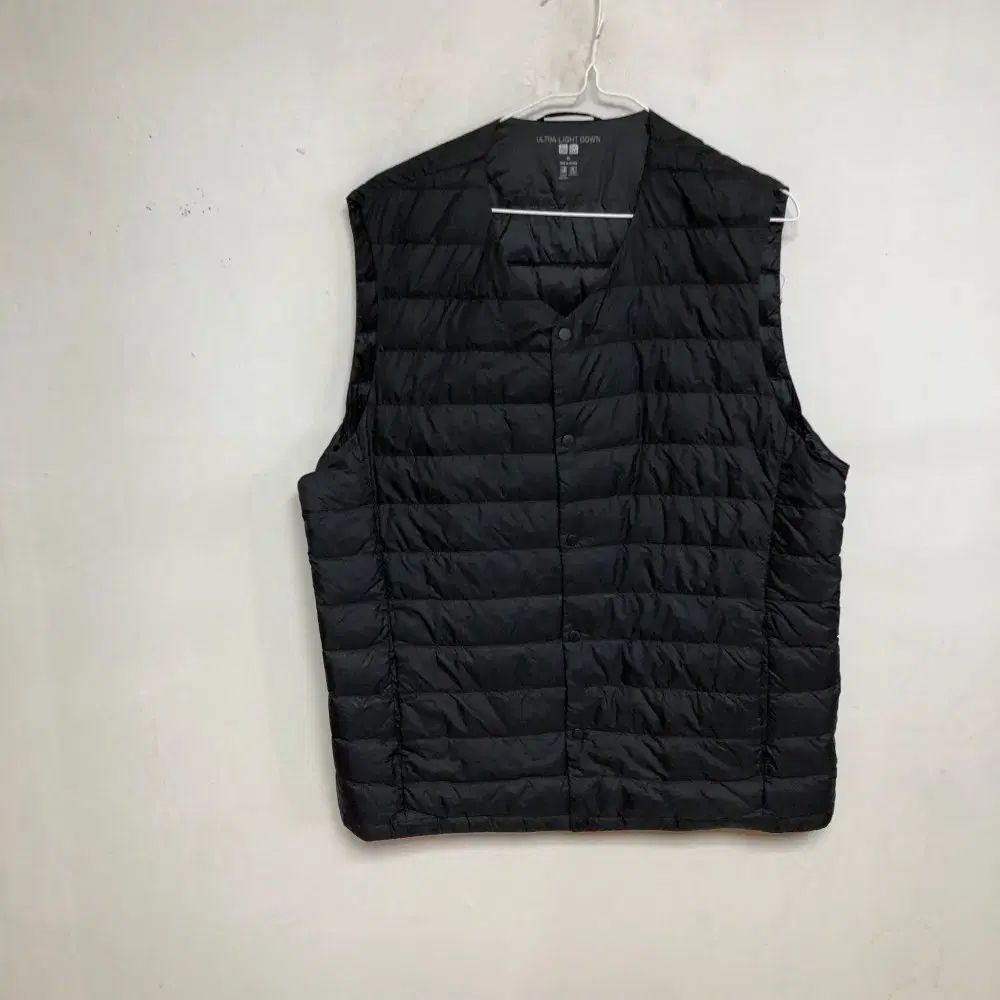 UNIQLO(ユニクロ) メンズ ダウン 軽量 ダウンジャケット ベスト 105XL @ 9954 - メルカリ