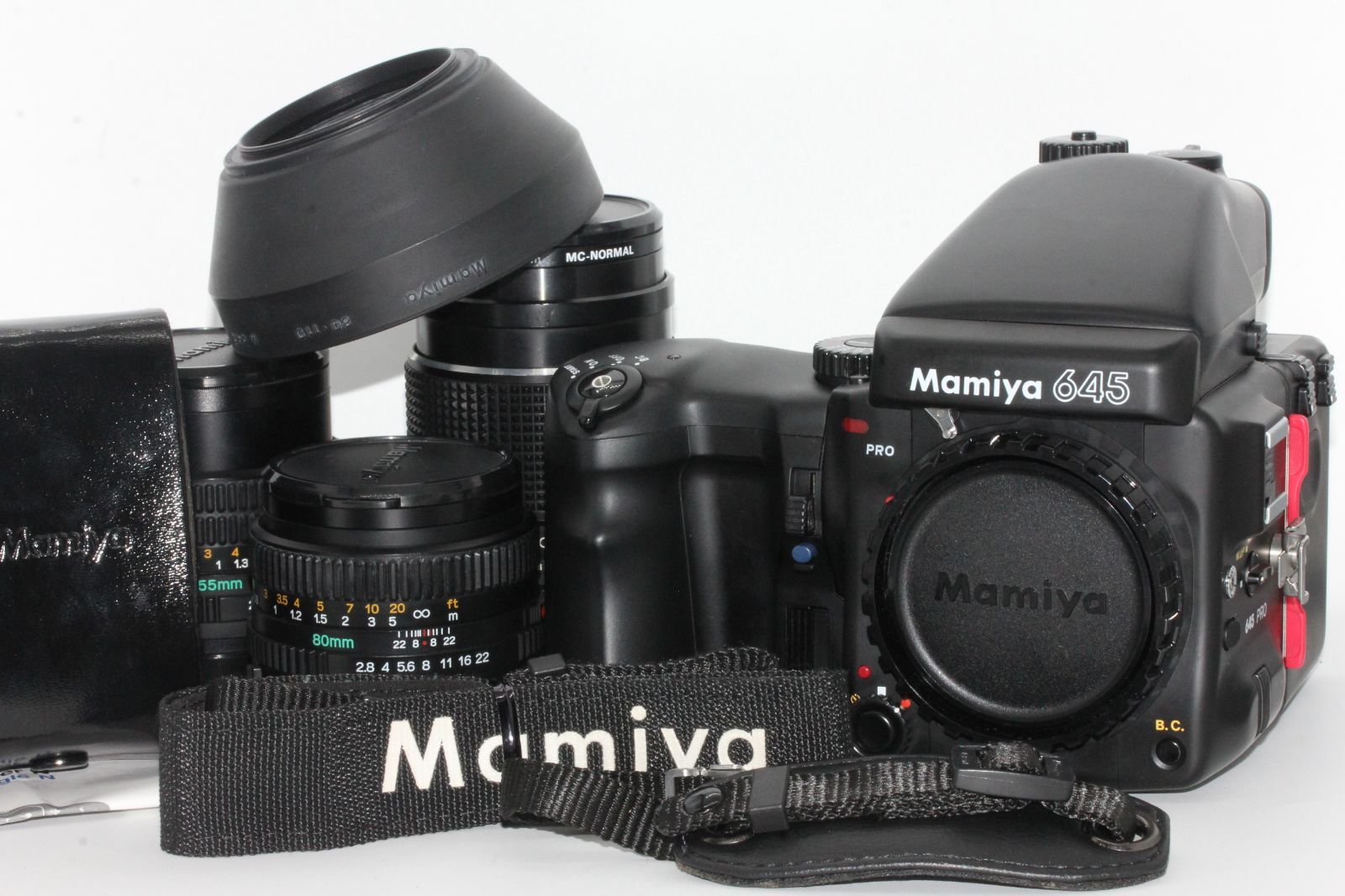 極上品 MAMIYA 645 Pro AEファインダー グリップ 120フィルムバック SEKOR C 80mm f2.8 N & 55mm f2.8 N and more.. アングル ...