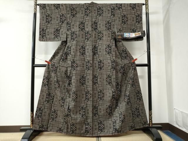 平和屋着物●本場大島紬　7マルキ　エ霞雪輪花文　正絹　逸品　CAAY4968ut 平和屋着物○本場大島紬 7マルキ エ霞雪輪花文 正絹 逸品 CAAY4968ut