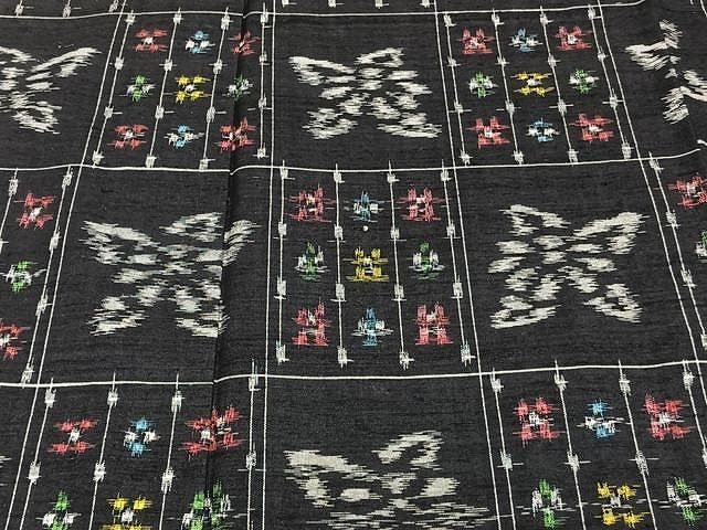 平和屋着物○本場大島紬 白大島 カタス7マルキ 割付き花文 正絹 逸品