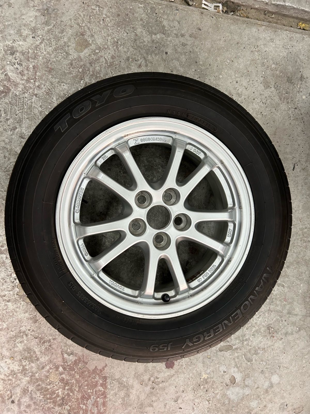 TOYOTA★プリウス★50系★純正★195/65R15★タイヤ付きホイール★4本セット★15×6.5J＋40★5穴★M:1167 - メルカリ