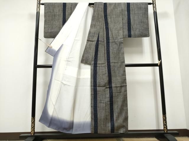 平和屋着物○本場結城紬 重要無形文化財 100亀甲 舞蝶文 正絹