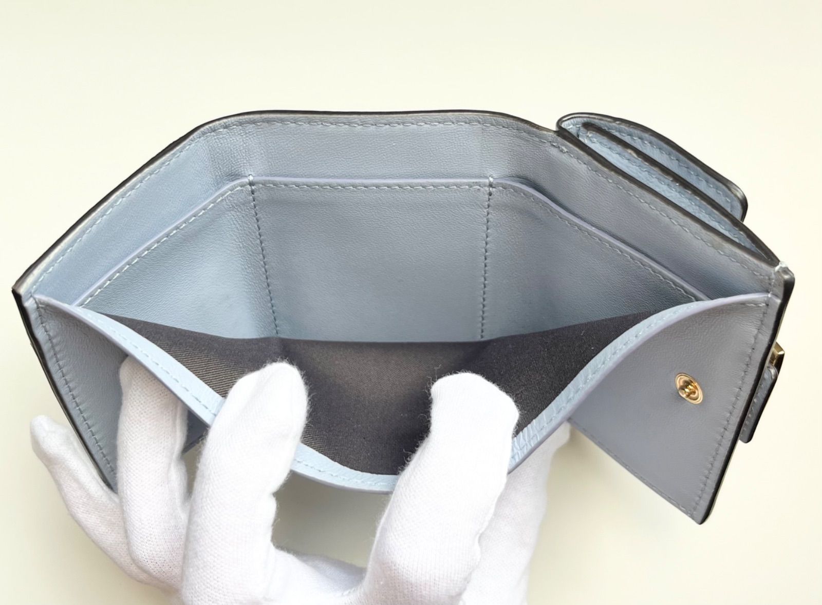 VALENTINO(ヴァレンティノ) スタッズ 3つ折り財布 コンパクト