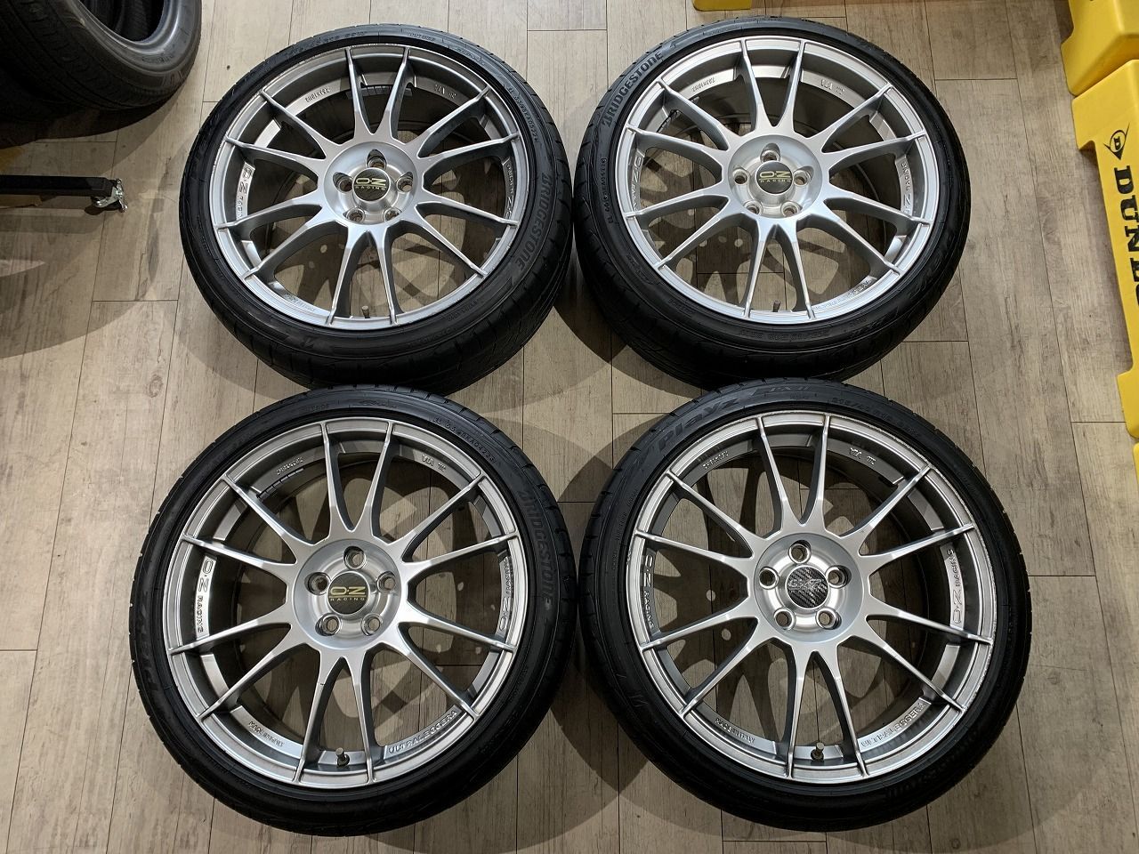 【2306021】OZ Racing ULTRALEGGERA 18インチ 7.5J +48 PCD100 5H + BRIDGESTONE Playz 215/40R18 2022年 ...