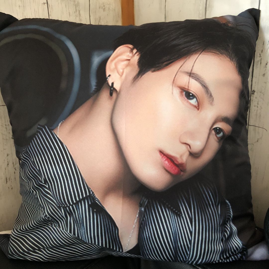 BTSジョングク クッションカバー - メルカリ