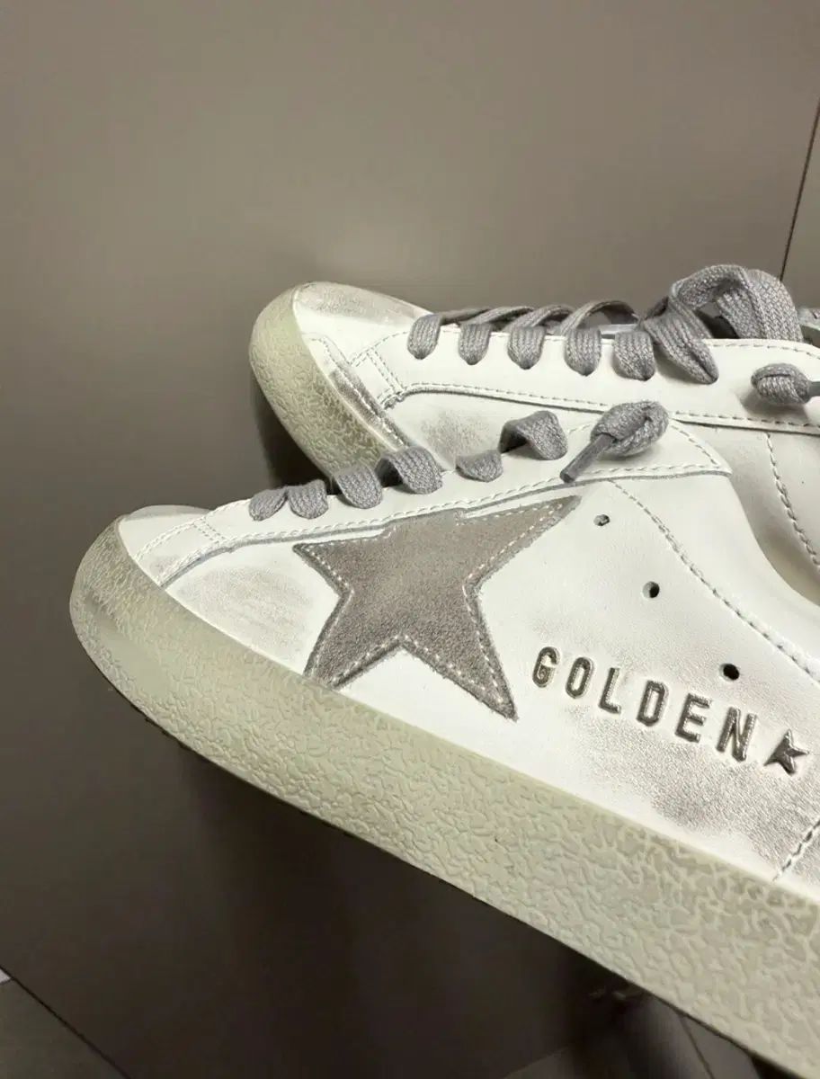 GOLDEN GOOSE(ゴールデングース) st 245 - メルカリ