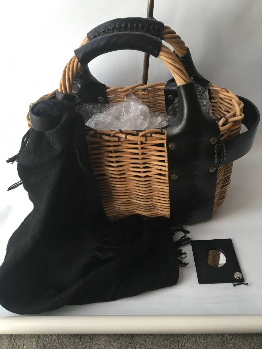 美品 ebagos (エバゴス) 完売 オイルショルダー ミニ 紅藤 カゴ 美品 ebagos (エバゴス) 完売 オイルショルダー ミニ 紅藤 カゴ