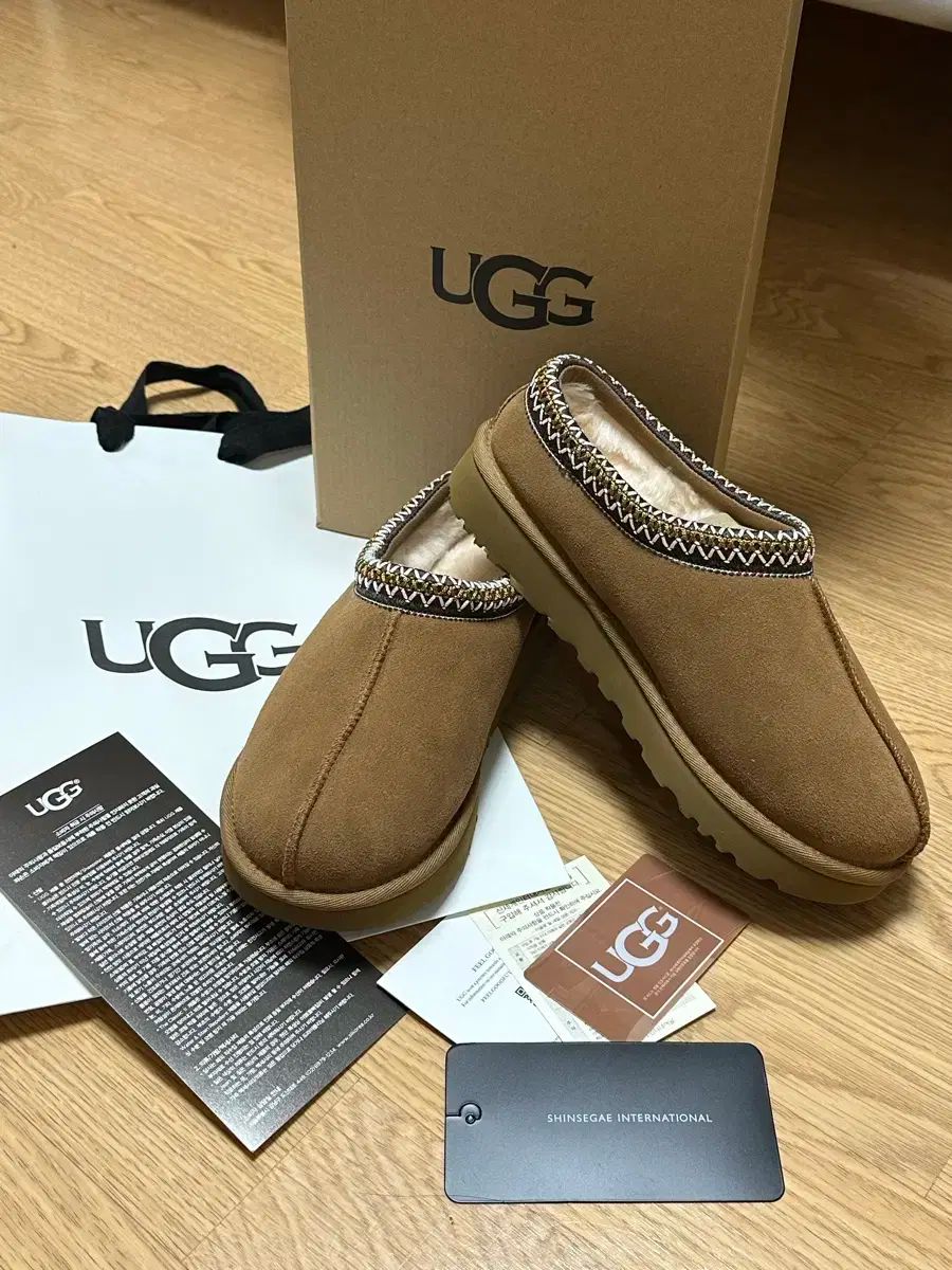 【雷市場（ポンジャン）商品韓国直送】 UGG UGG(アグ) タスマン 240 - メルカリ