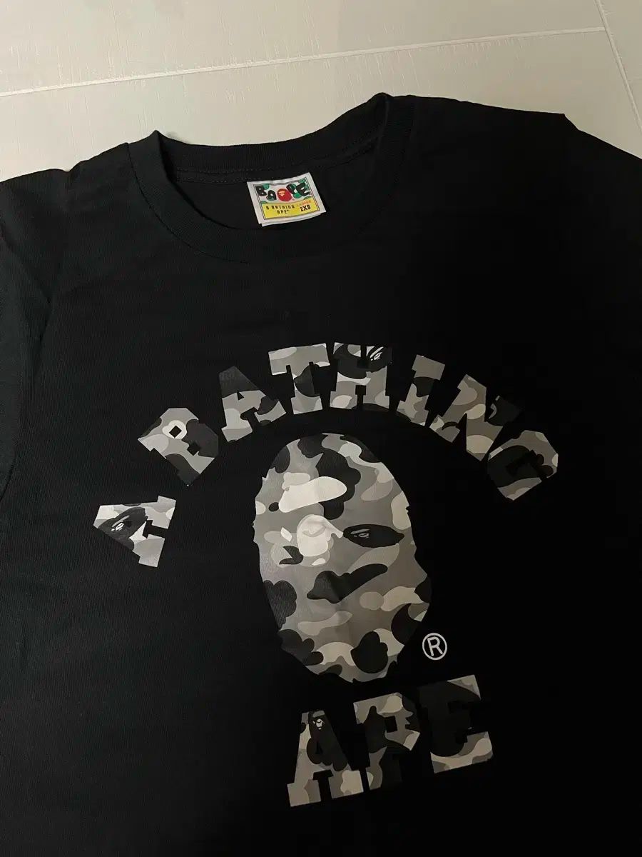 A BATHING APE(アベイシングエイプ) ウーマンズ 半袖T 2xs 最初 カモフラージュ カレッジ Tシャツ - メルカリ