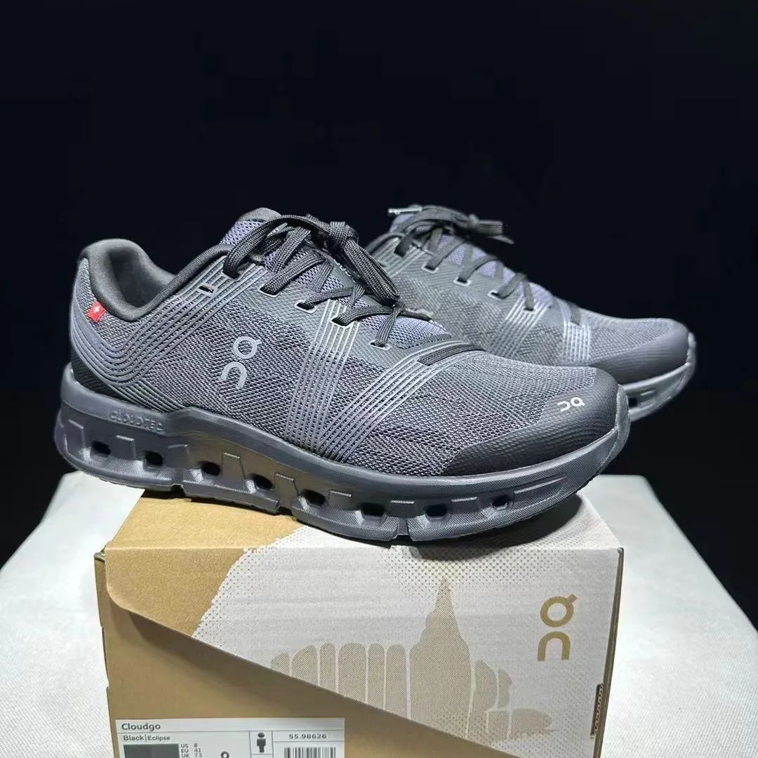 on Cloudgoブラック・ワイド・スニーカー - メルカリ