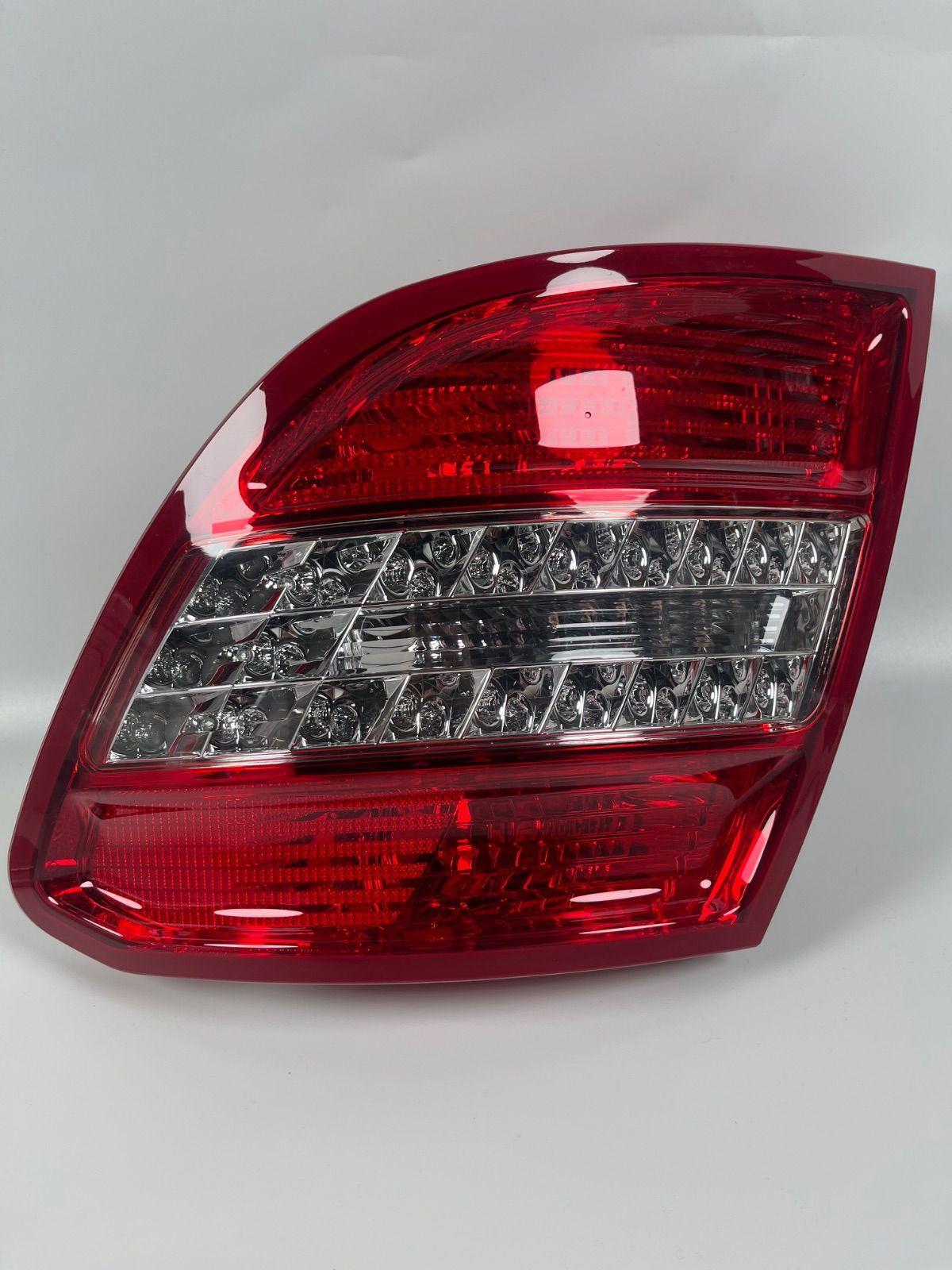 W204 C180 C200 C220 C320 C350 C280 C63 2048204764 車のテールライト信号ランプアセンブリ ...
