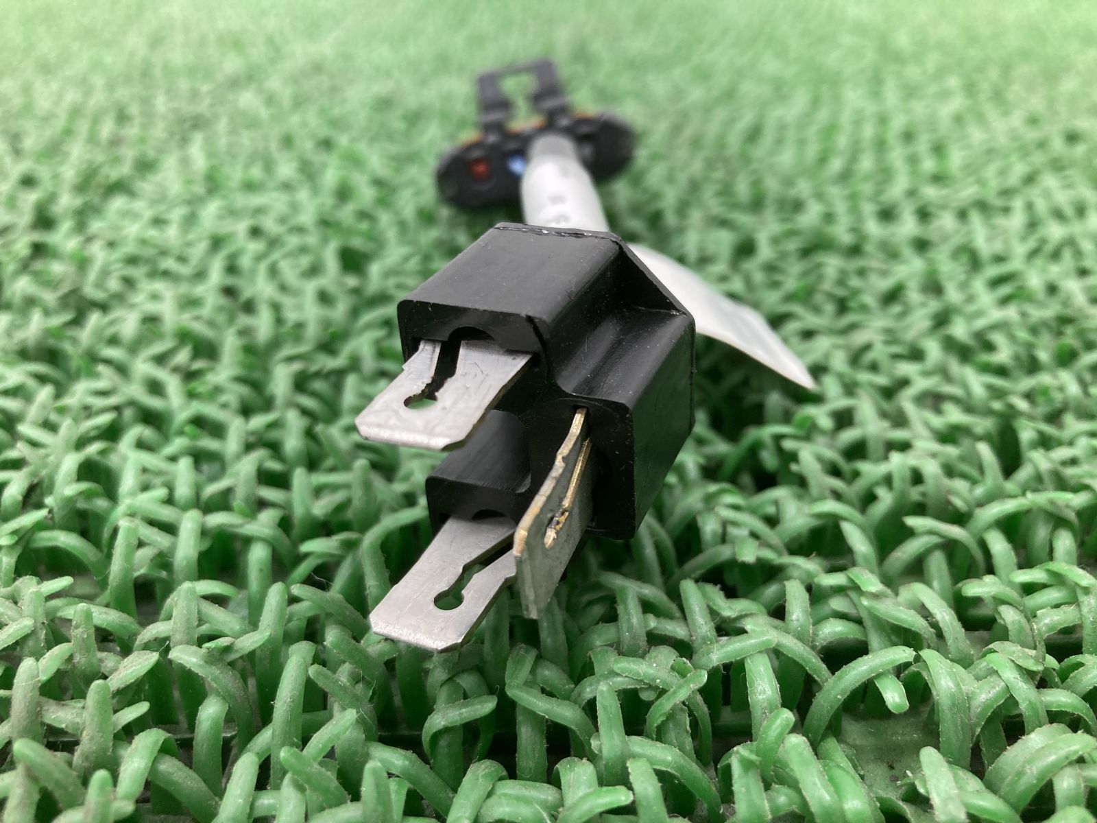 ジャンパーハーネス 69201070 ハーレー 純正 中古 バイク 部品 ダイナ ソフテイル ロードキングなどに コンディション良好 割れ欠け ...