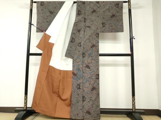 平和屋着物□上質なお召 立涌 ぶどう蔦の葉文 正絹 逸品