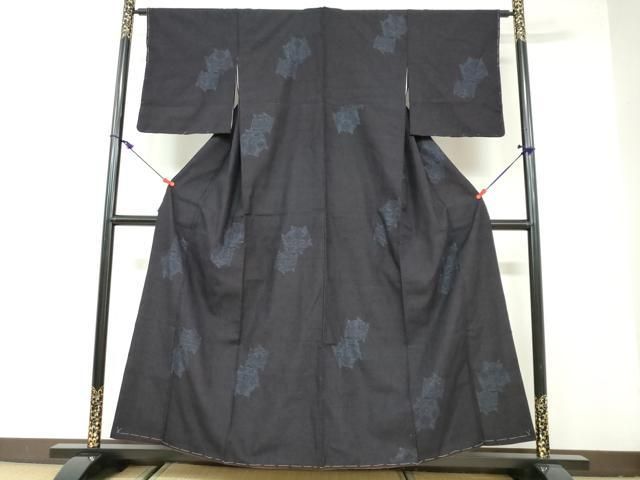 平和屋着物●本場結城紬　重要無形文化財　100亀甲　糸車文　正絹　逸品　未使用　DAAW5559ud 平和屋着物○本場結城紬 重要無形文化財 100亀甲 糸車文 正絹 逸品 未