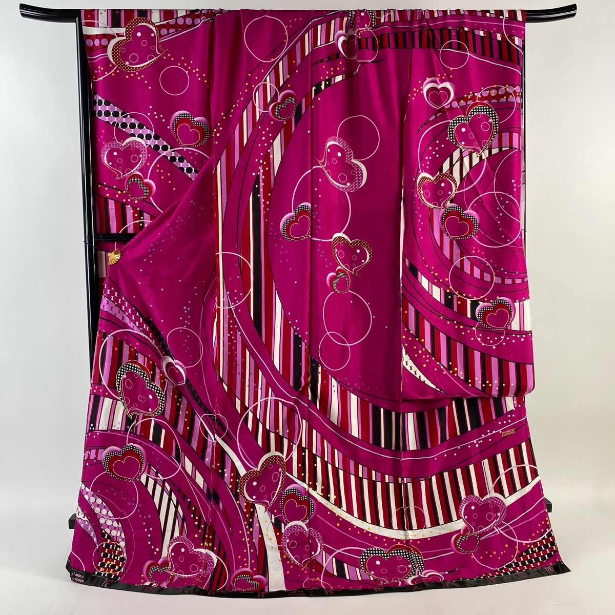 振袖 身丈180cm 裄丈74cm 未仕立て 仮絵羽 ハート 縞 金糸 ラインストーン 濃ピンク 正絹 美品 逸品 【中古】 - メルカリ