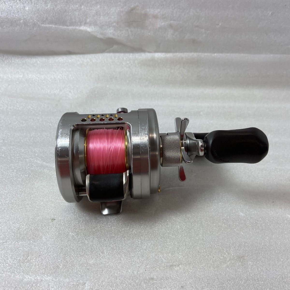 ΨΨSHIMANO シマノ 04カルカッタコンクエスト100DC 01865 ベイトリール本体のみ - メルカリ