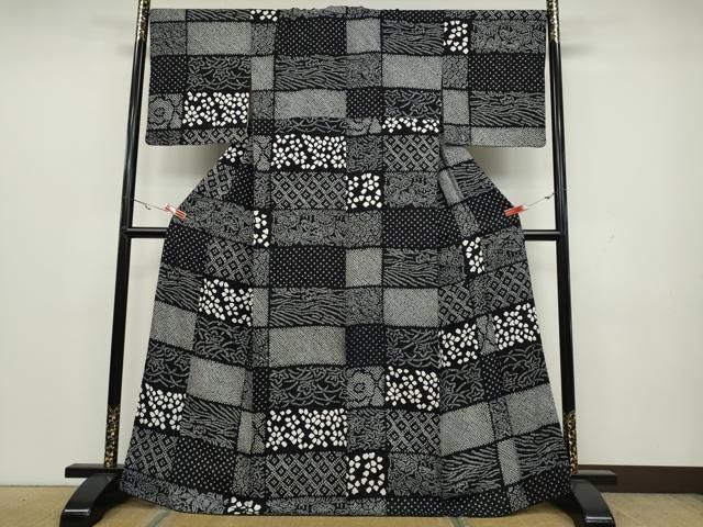 平和屋着物□上質な紬 草花文 黒地 正絹 逸品 AAAY5558gw