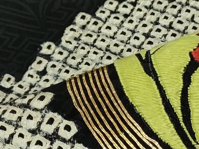 平和屋着物○九寸名古屋帯 駒刺繍 絞り 花丸文 黒地 正絹 逸品