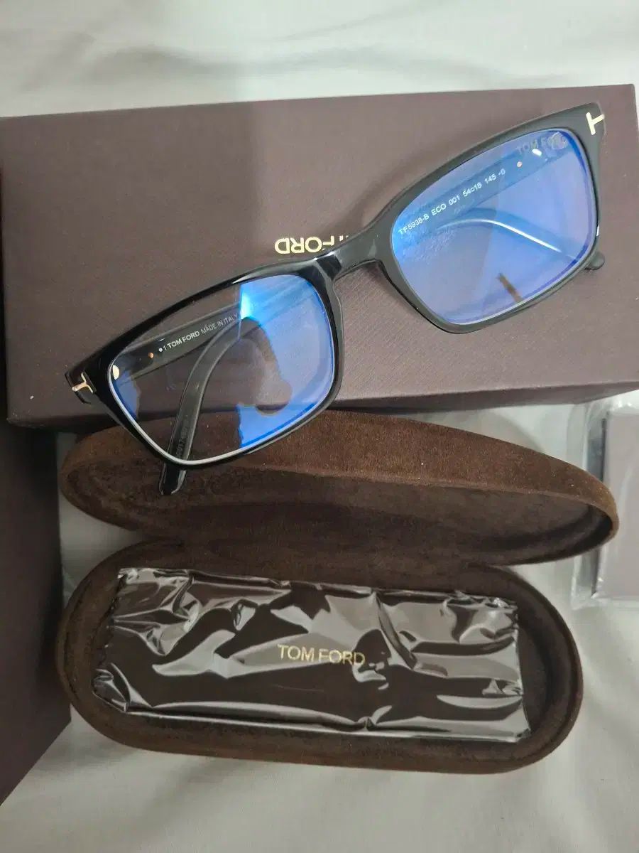 TOM FORD(トムフォード) TF5938 ー D スクエアホーンフレーム - メルカリ