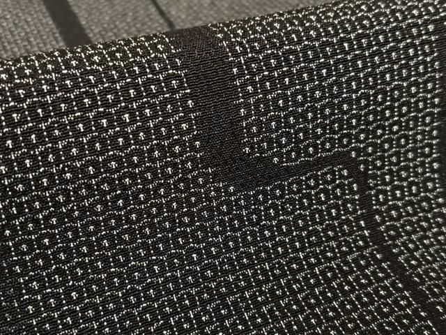 平和屋着物○本塩沢 110亀甲 変わり市松文 黒地 正絹 逸品 未使用