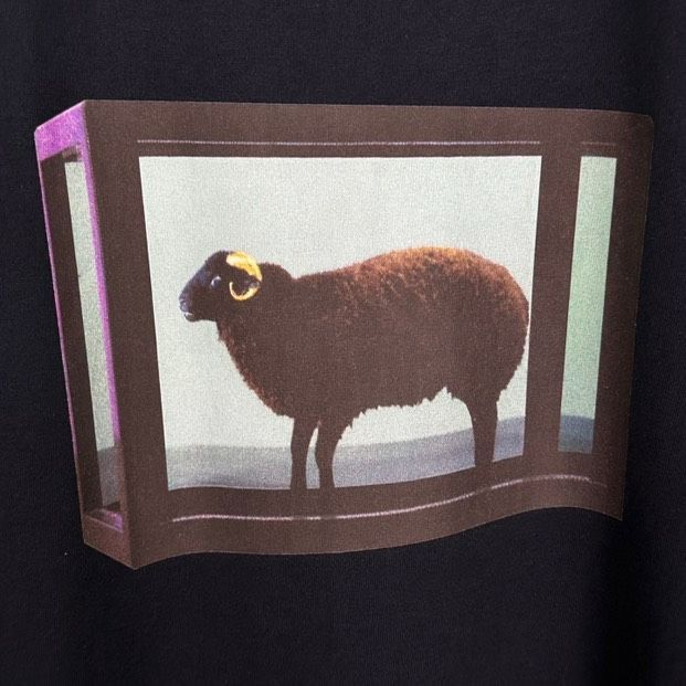 Supreme 2025SS DAMIEN HIRST BLACK SHEEP TEE くろい T シャツ Supreme 2025SS DAMIEN HIRST BLACK SHEEP TEE くろい T シャツ