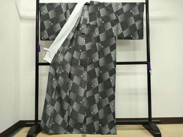 平和屋着物∴夏物 綿紅梅 浴衣 舞蝶文 黒地 銀彩 綿 逸品