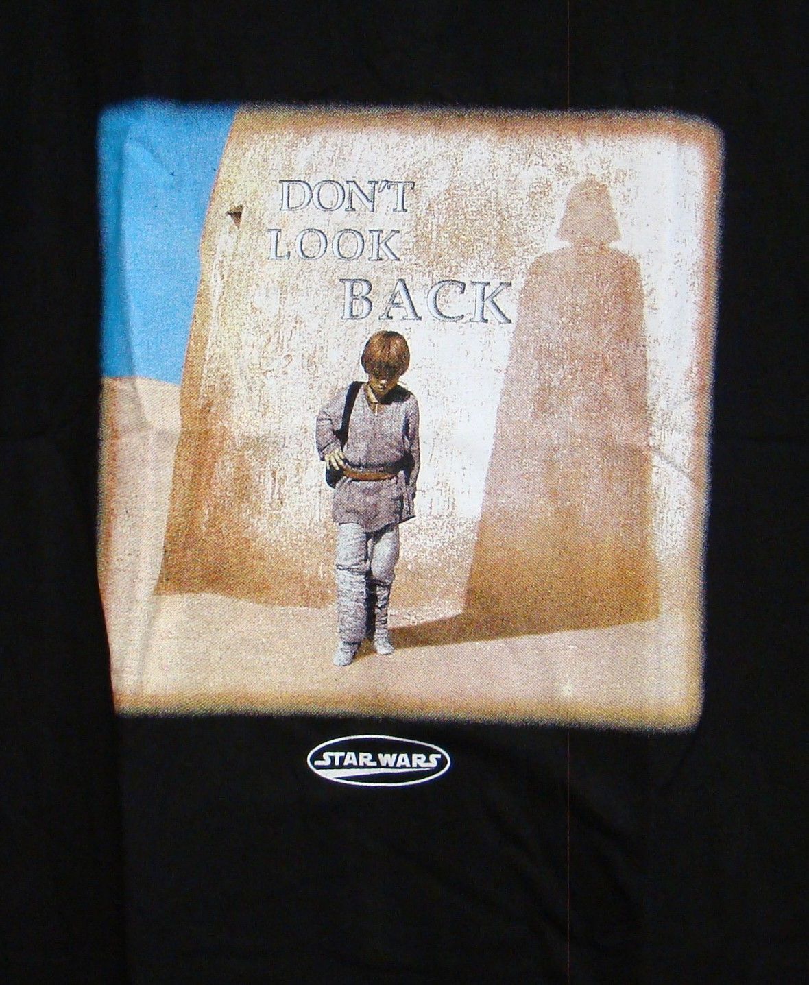 新品スターウォーズ【DON'T LOOK BACK】プリントTシャツ☆BWT 新品スターウォーズ【DON'T LOOK BACK】プリントTシャツ☆BWT