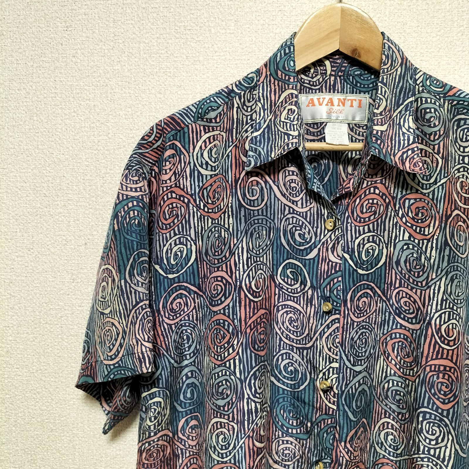 美品★90s AVANTI アロハシャツ シルク100% 渦巻き 総柄 ハワイアンシャツ サイズXL 半袖 HAWAII製 ヴィンテージ ...