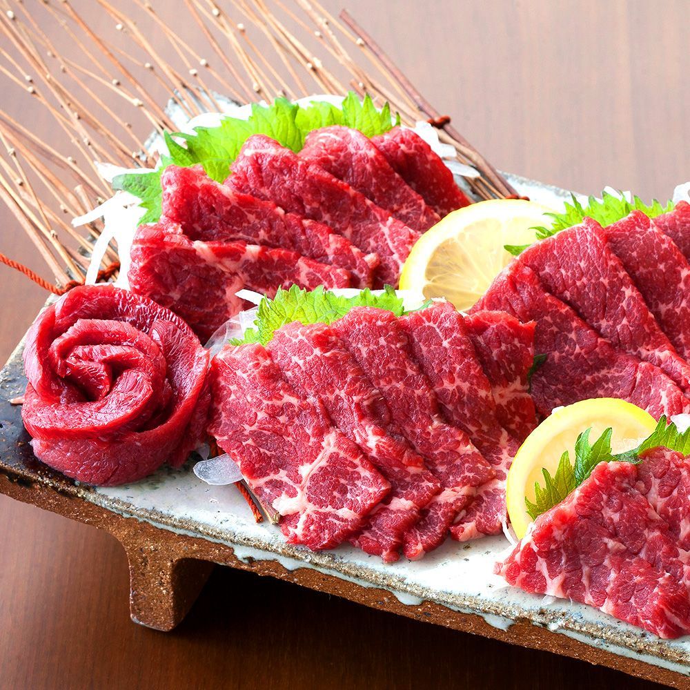 【純国産】 熊本 馬刺し 霜降りセット 490g（70g×7個） - メルカリ