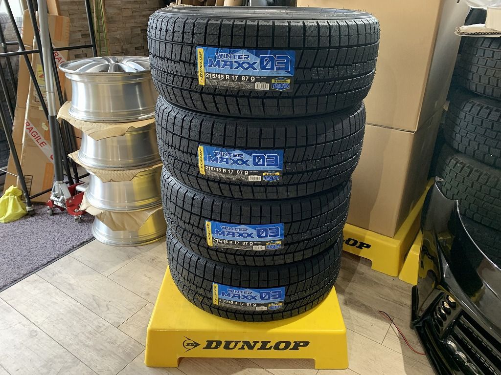 【2211036】【新品】DUNLOP WINTER MAXX WM03 17インチ 215/45R17 2022年 4本 プリウス ウィッシュ カローラ 86 ノア ヴォクシー インプレッサ ...