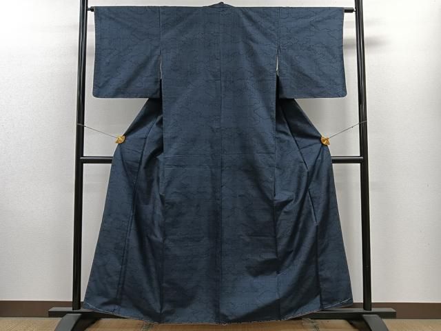 平和屋着物●本場大島紬　9マルキ　幾何学間道　正絹　逸品　未使用　DAAV8615tw 平和屋着物○本場大島紬 9マルキ 幾何学間道 正絹 逸品 未使用