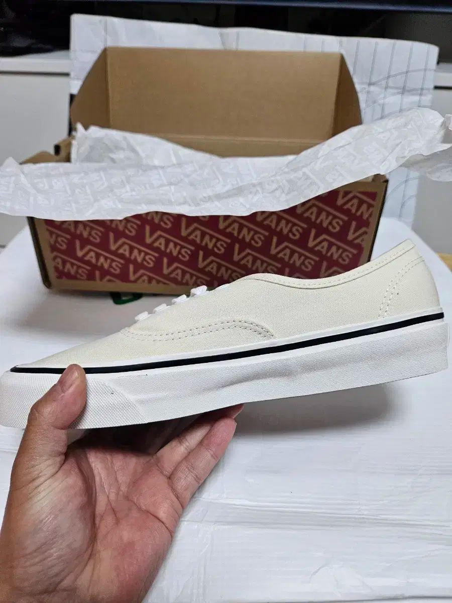 3 VANS(バンズ) オーセンティック 44DX 260 VN0A38ENMR4 アナハイム工場 - メルカリ