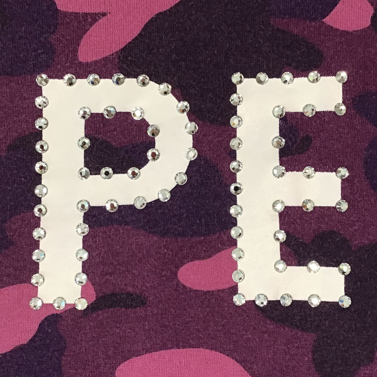 スワロフスキー BAPE logo Tシャツ Lサイズ Purple camo a スワロフスキー BAPE logo Tシャツ Lサイズ Purple camo a
