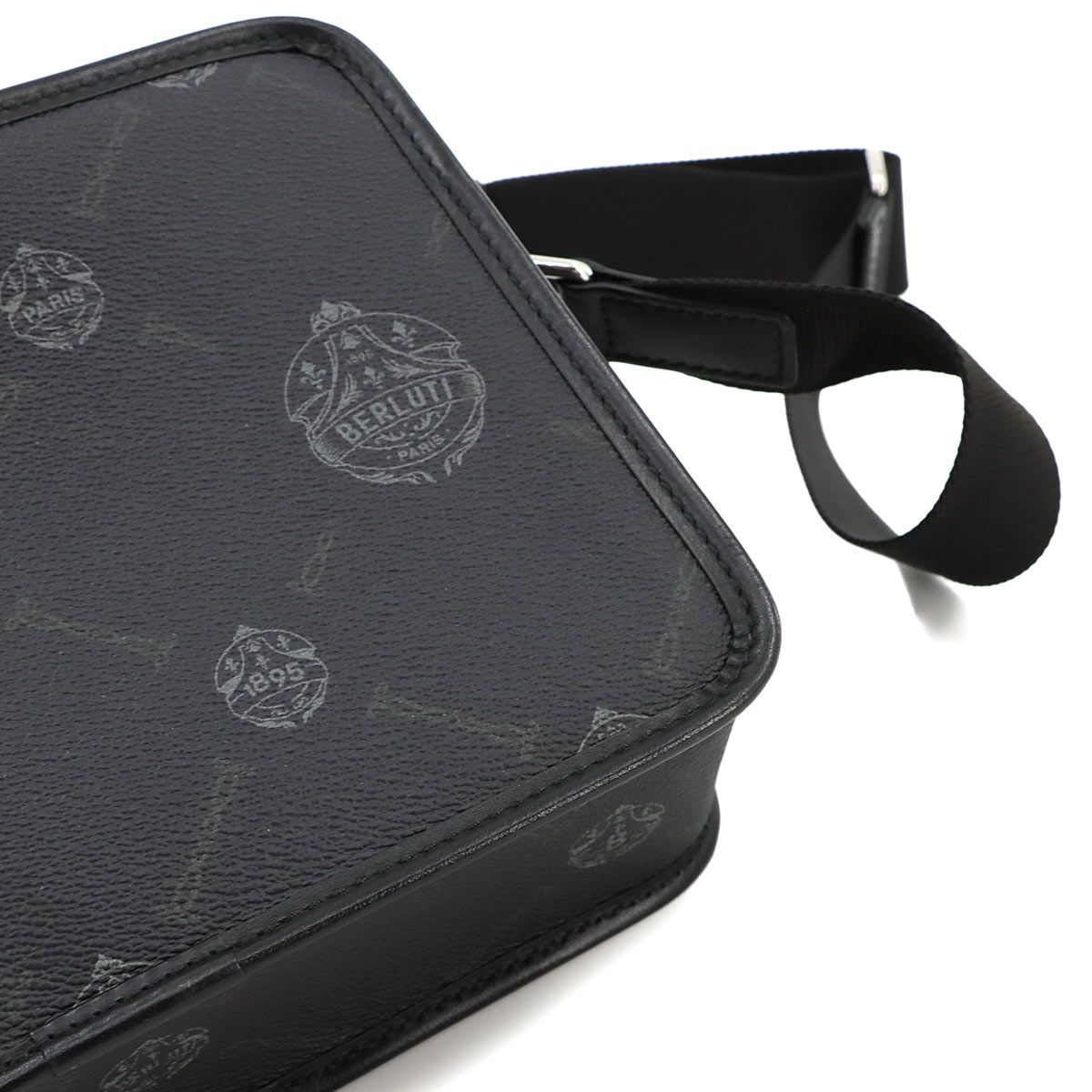 新品同様 ベルルッティ Berluti クルーザー ショルダー バッグ PVC