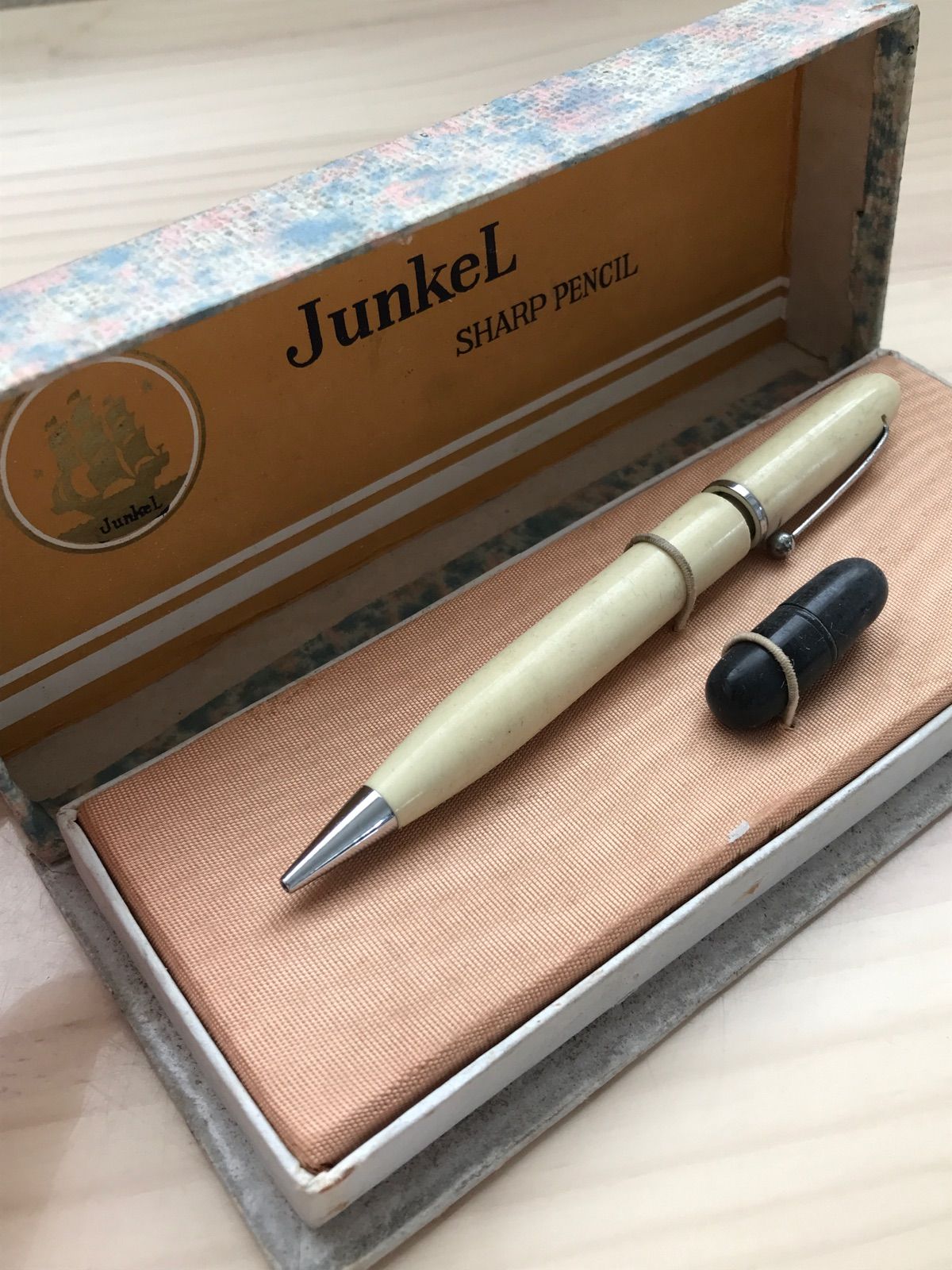 JunkeL ジュンケル コロンとした かわいい レトロなシャープペン 回転式 芯太め - メルカリ