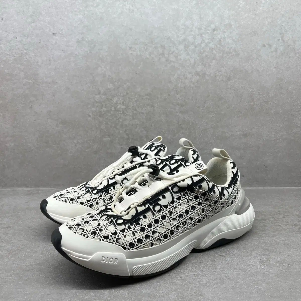 【雷市場（ポンジャン）商品韓国直送】 42 5size DIOR(ディオール) b24 カナージュ スニーカーズ - メルカリ