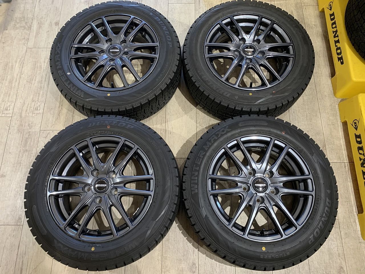 【2410019】スタッドレス HOT STUFF WAREN W03 15インチ 6J +53 PCD114.3 5H + DUNLOP WINTER MAXX WM02 185/65R15 ...