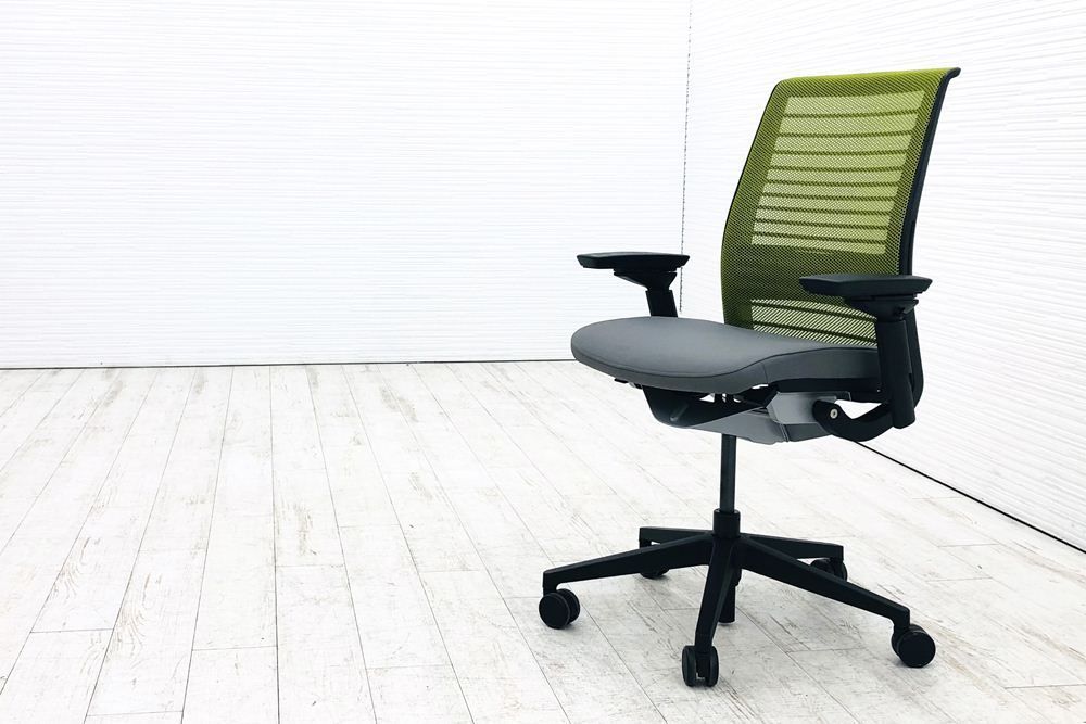 スチールケース シンクチェア 中古 2016年製 Steelcase Think 可動肘 中古オフィス家具 465A300 ワサビ ...