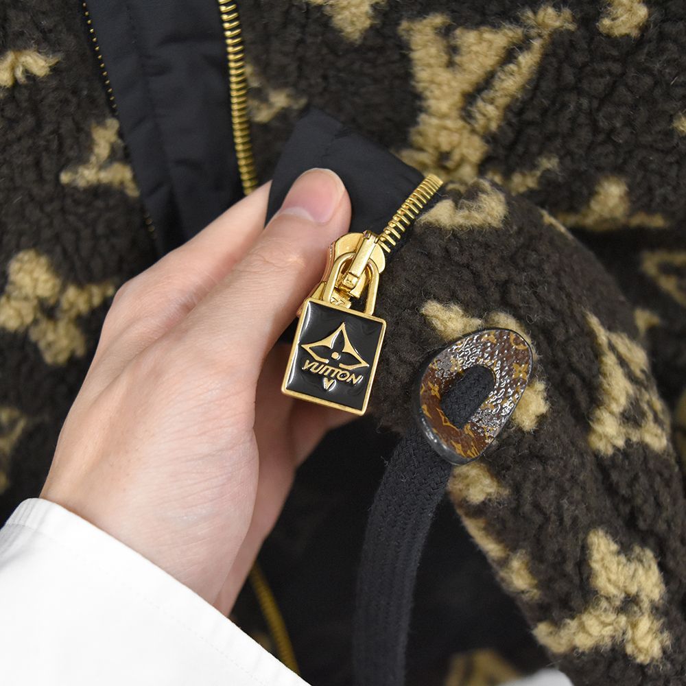LOUIS VUITTON ルイヴィトン モノグラム フード ジップアップ LOUIS VUITTON ルイヴィトン モノグラム フード ジップアップ