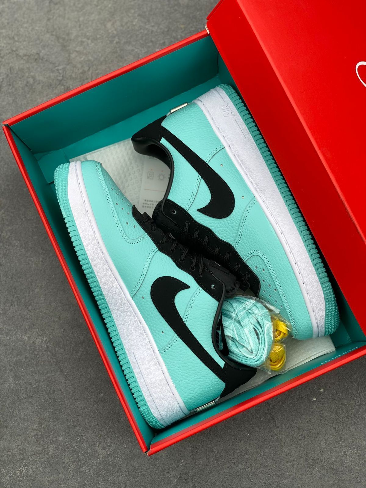 男女兼用 Tiffany & CO x NIkEティファニーXナイキ Air Force 1 Low "1837" DZ1382-002 ...