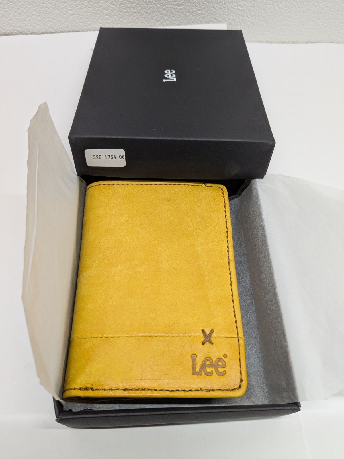 Lee リー 二つ折り財布 財布 小銭入れ 札入れ さいふ サイフ ウォレット 320-1754 Size 約W9×H13×D2.5cm ...