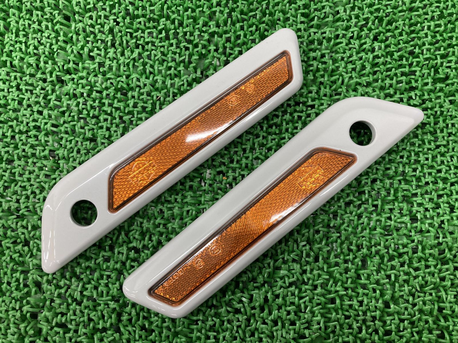 FLHXSE サドルバッグラッチカバー 左右 90200448/90200449 ハーレー 純正 中古 90200448 90200449 ...