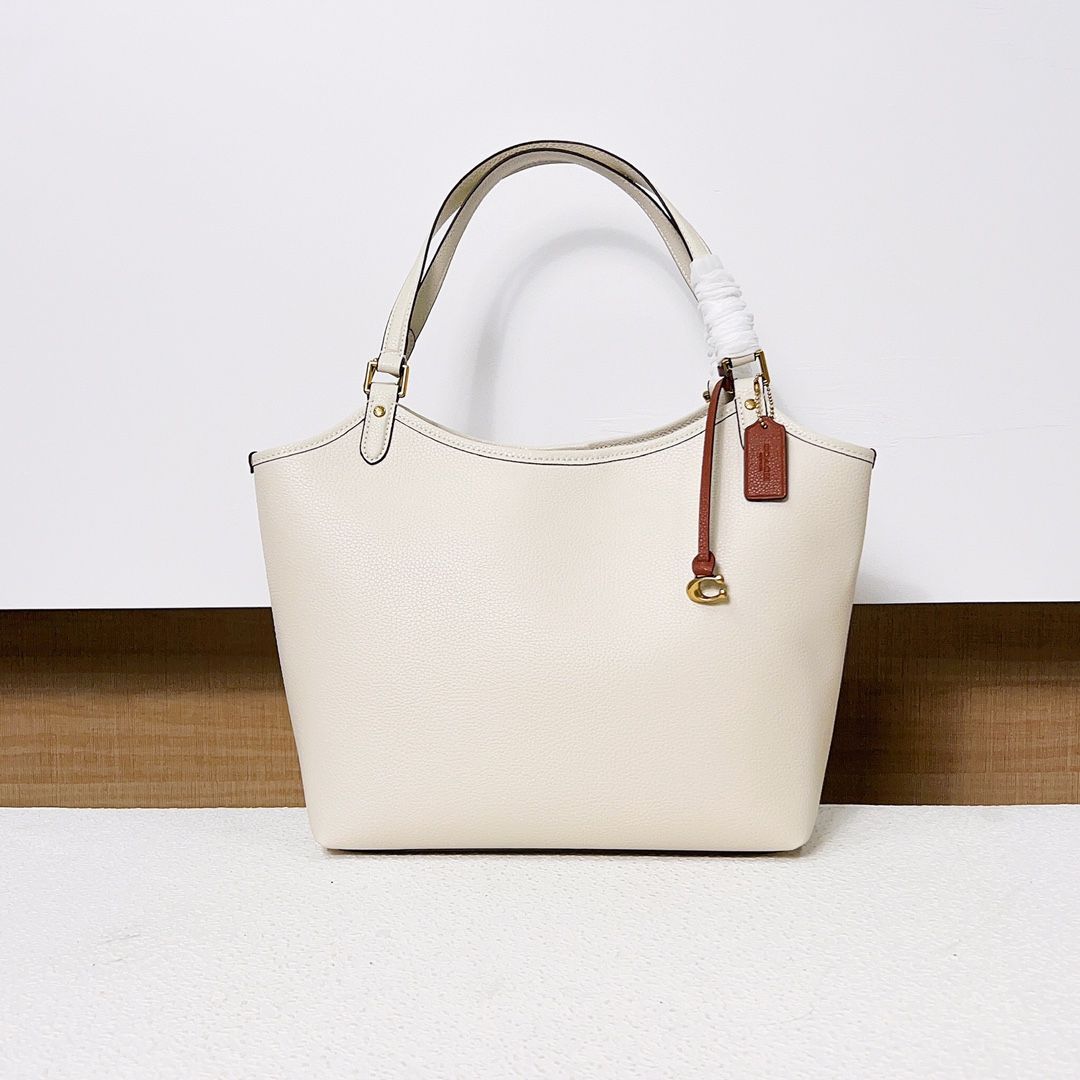 COACH コーチ トートバッグ ホワイト レディース C6337 B4HA A4対応 - RED Shops - メルカリ