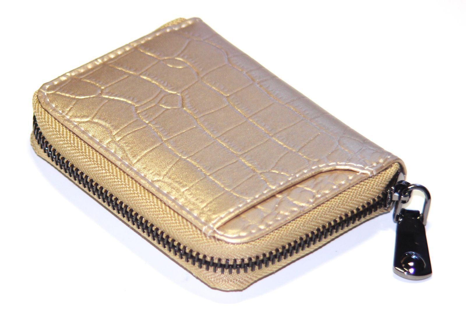 《送料無料＆税込価格》《新品未使用》《数量限定》《特別価格》BEAMZ‘SQUARE！牛革！クロコダイル型押し加工！手のひらサイズ！ボックスタイプ！コインスペース！コインコンパクトケース ...