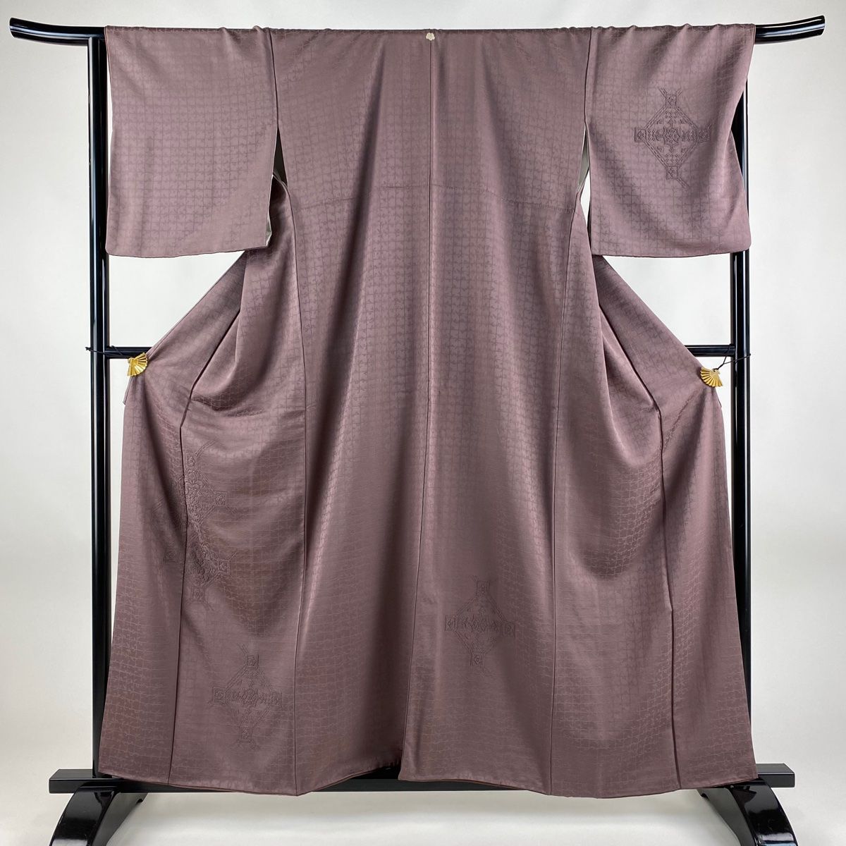 付下げ 身丈159.5cm 裄丈68cm L 袷 蜀江文 草花 相良刺繍 灰紫 正絹 優品 一つ紋 【中古】 - メルカリ