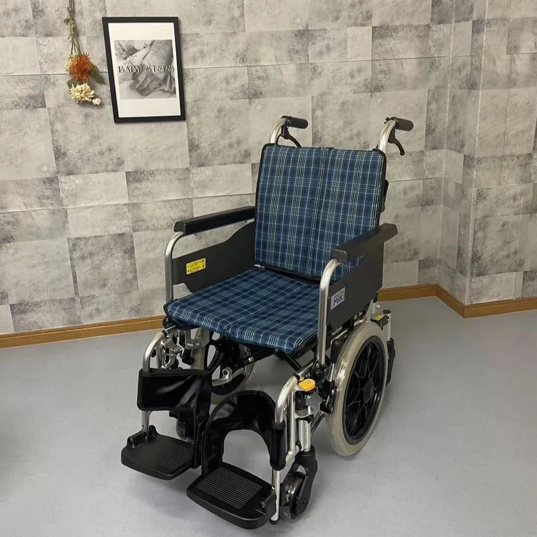 SKT-6 Miki 介助車椅子 コンパクト車椅子 介助式 車椅子 スキットシリーズ ミキ 中古 介護用品 - BABY STEPS - メルカリ