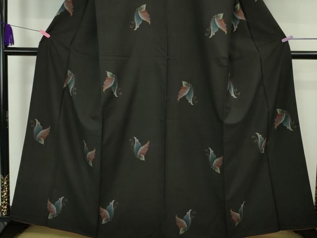 平和屋本店□極上 本場大島紬 9マルキ 地空 舞蝶文 黒地 逸品